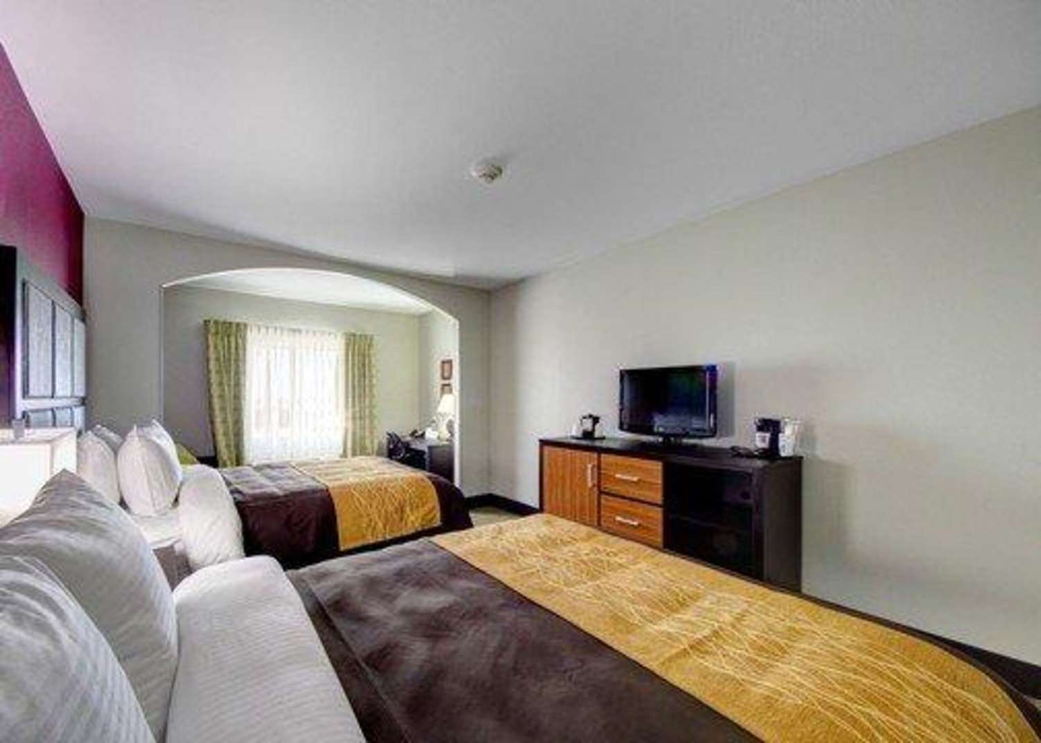 Comfort Inn & Suites Tulsa, OK - See Discounts