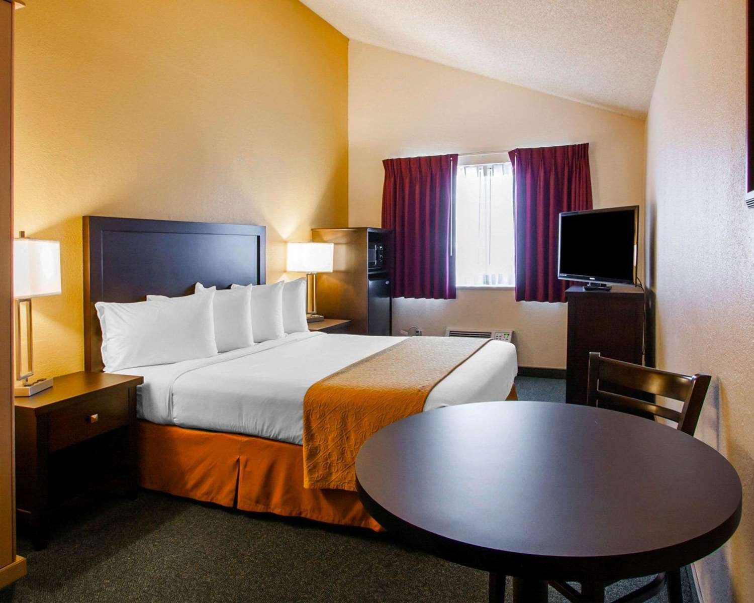 Quality Inn & Suites Springfield - I-5, Exit 195, OR - See Discounts