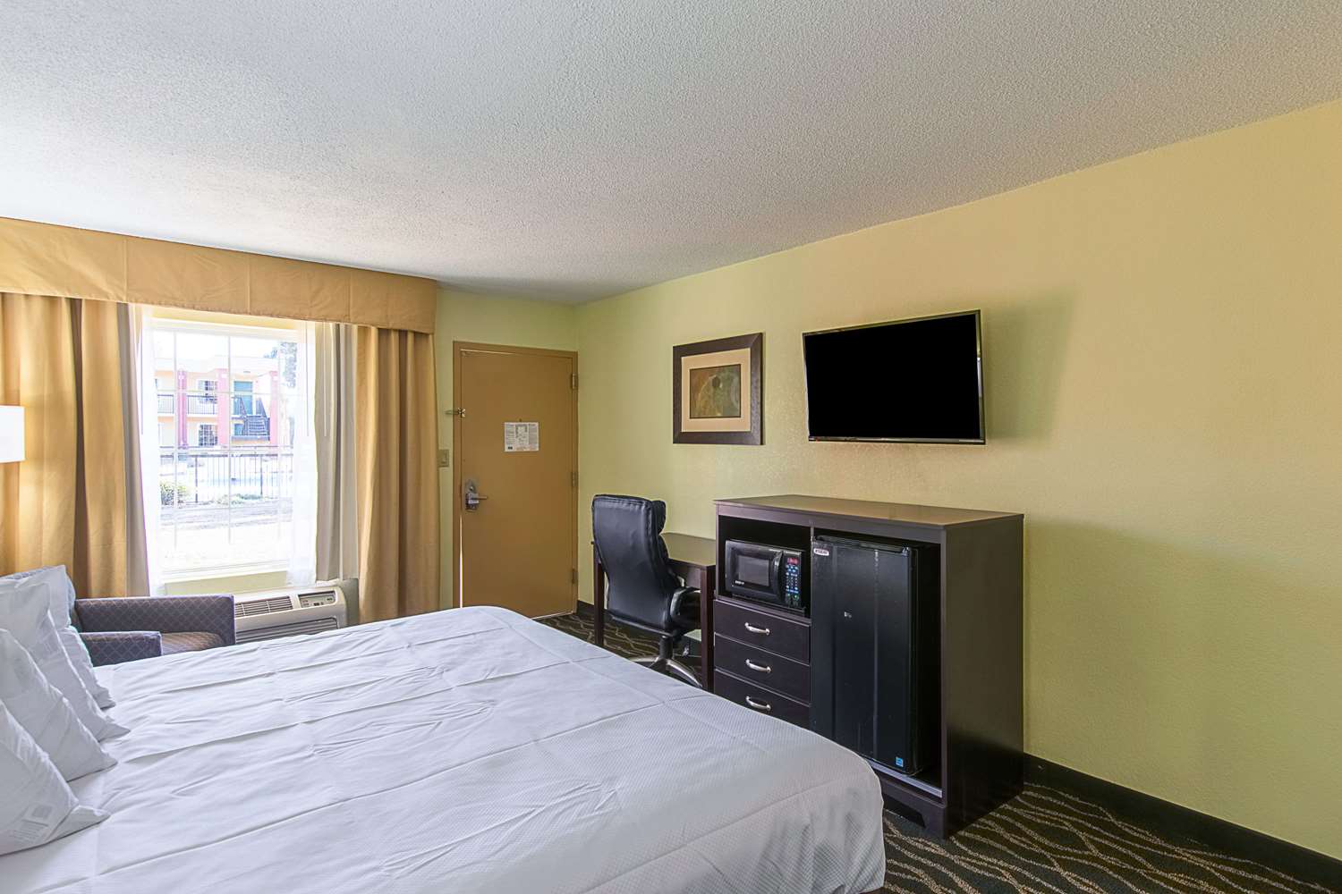 Clarion Inn Airport West Columbia, SC - See Discounts