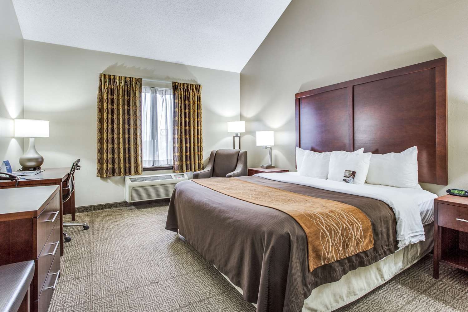 Comfort Inn & Suites Market Center Dallas, TX - See Discounts