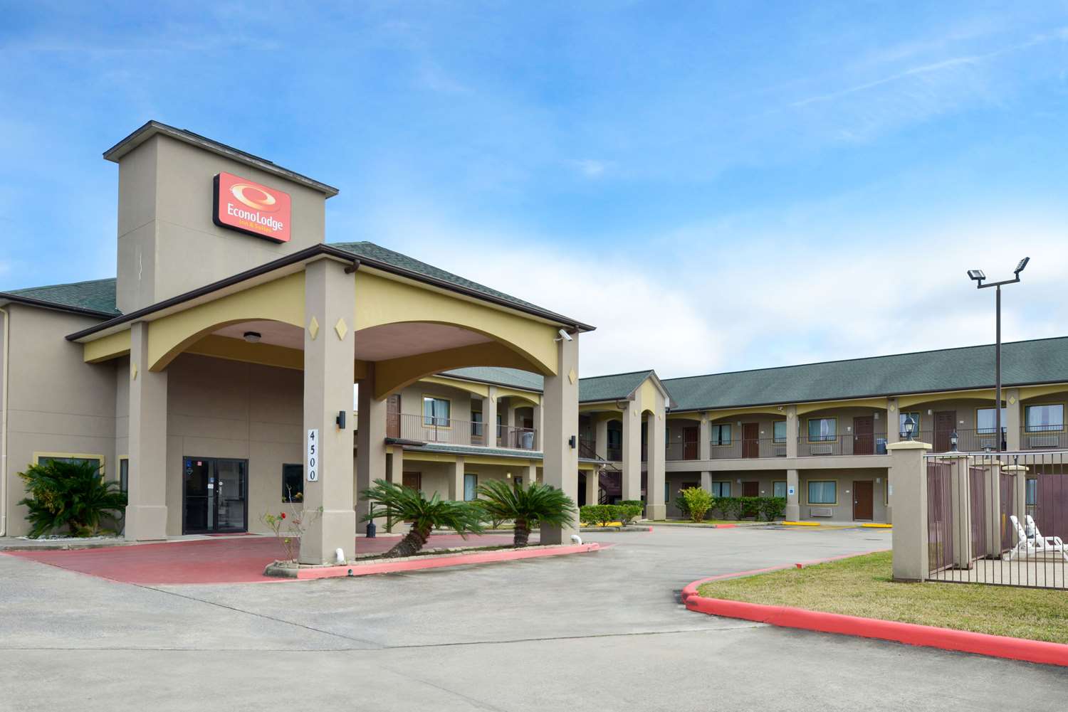 Econo Lodge Inn & Suites Port Arthur, TX - See Discounts