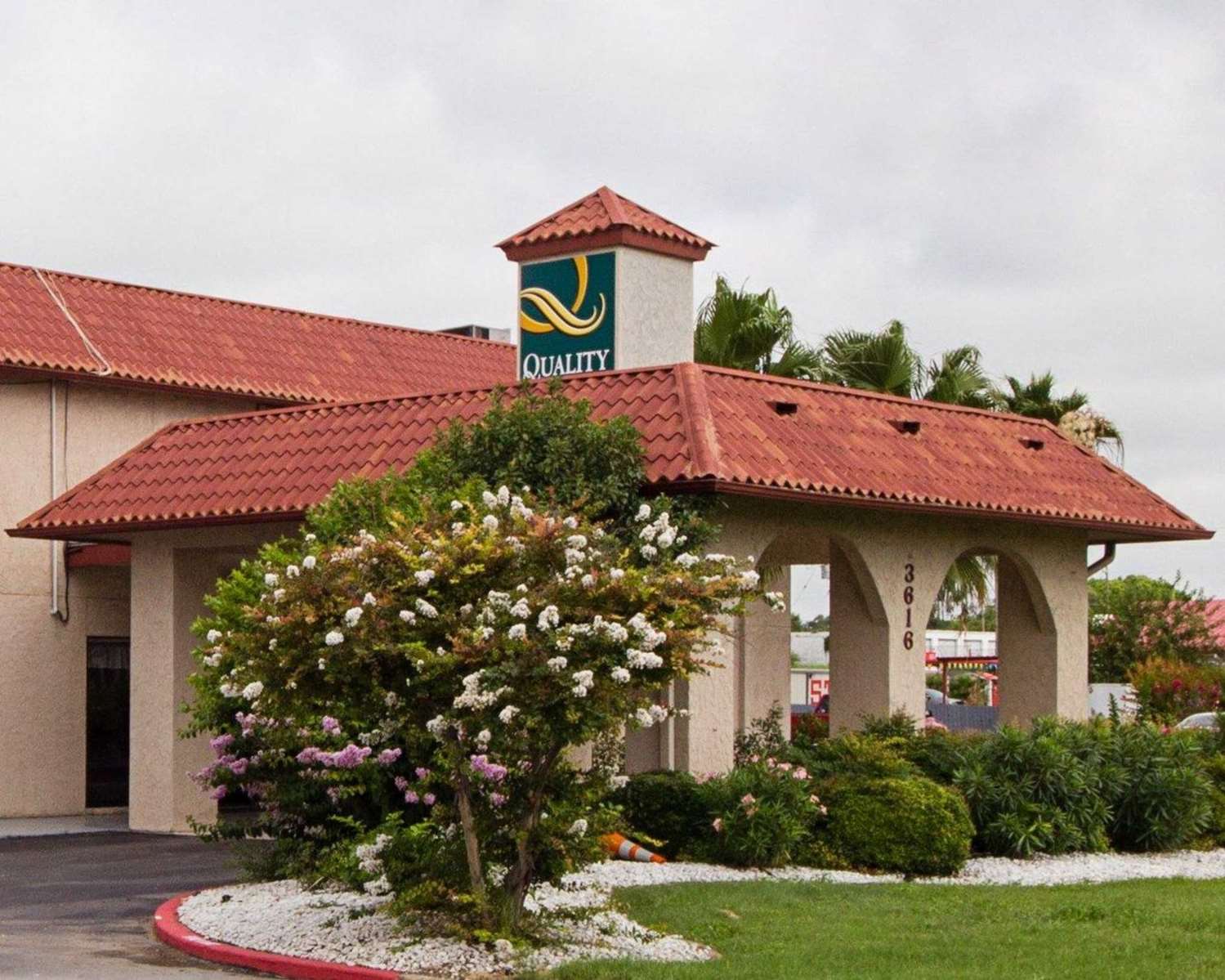 Quality Inn & Suites, TX - See Discounts