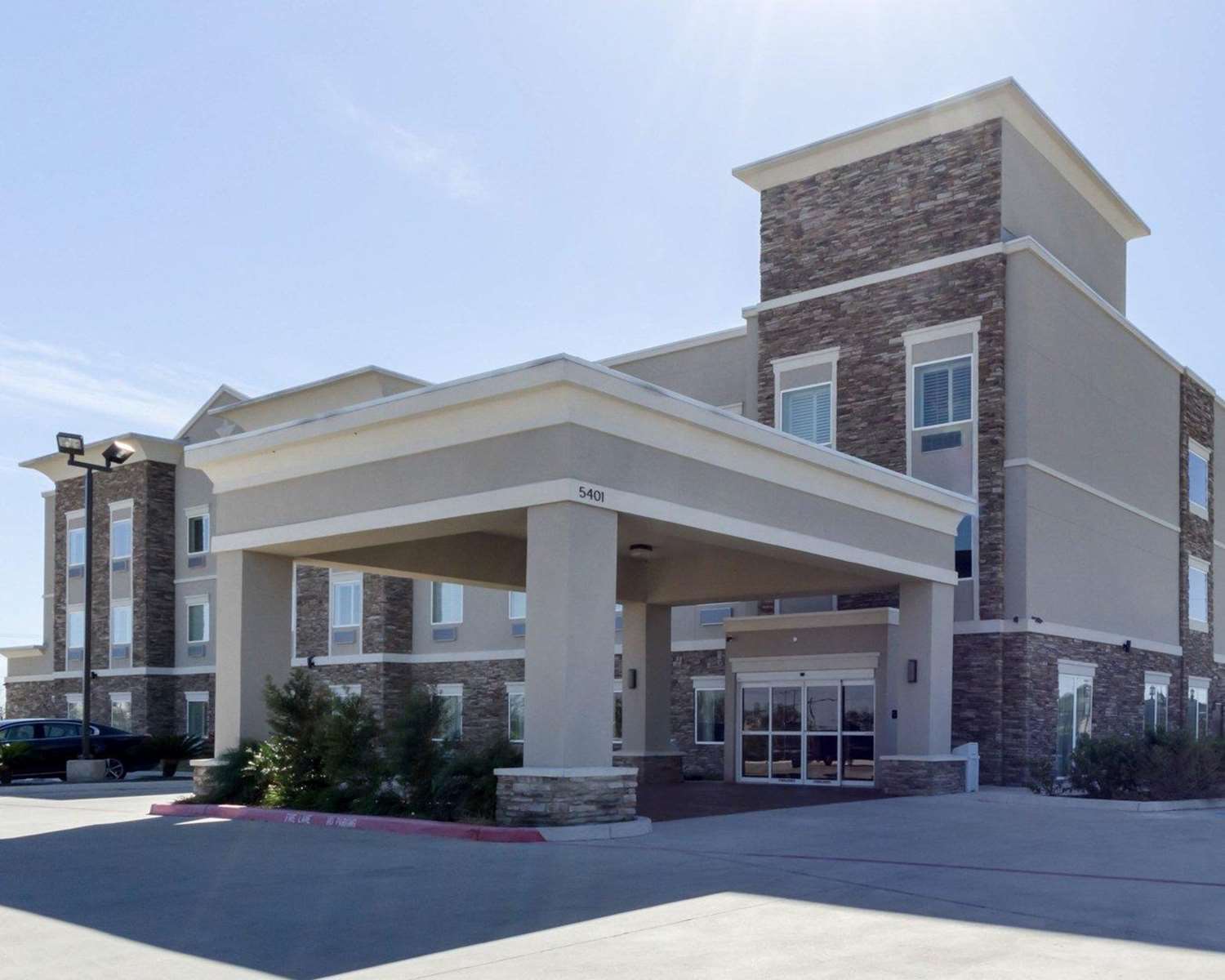 Quality Inn & Suites Victoria, TX - See Discounts