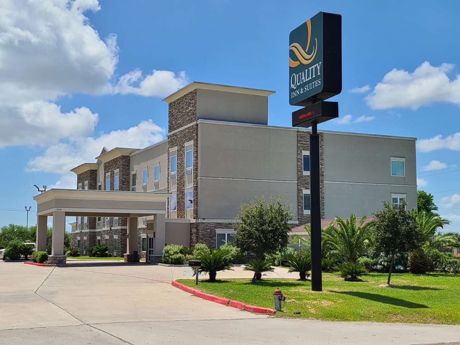 Quality Inn & Suites Victoria, TX - See Discounts