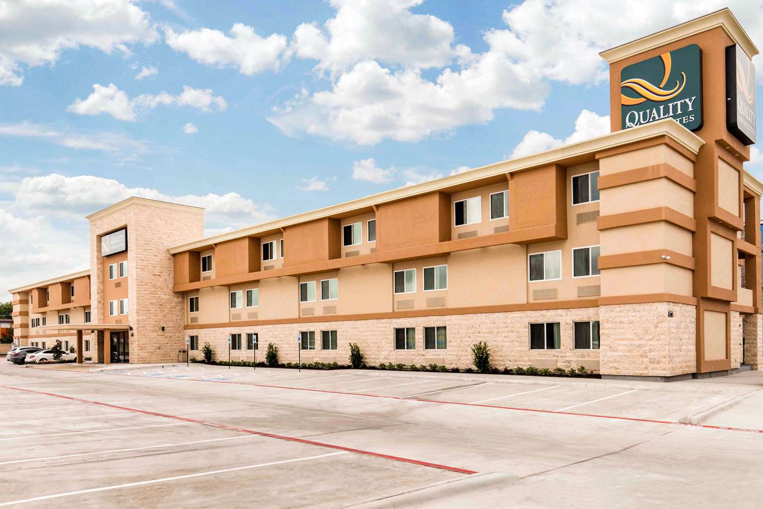 Quality Inn & Suites Plano, TX - See Discounts