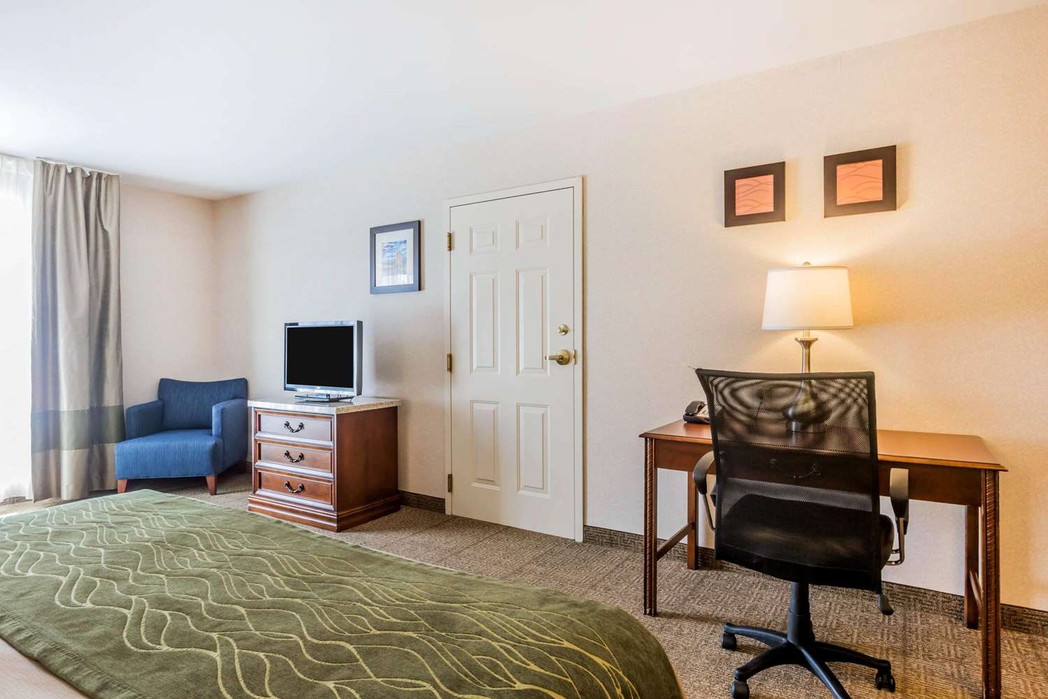 Comfort Inn & Suites South Burlington, VT - See Discounts