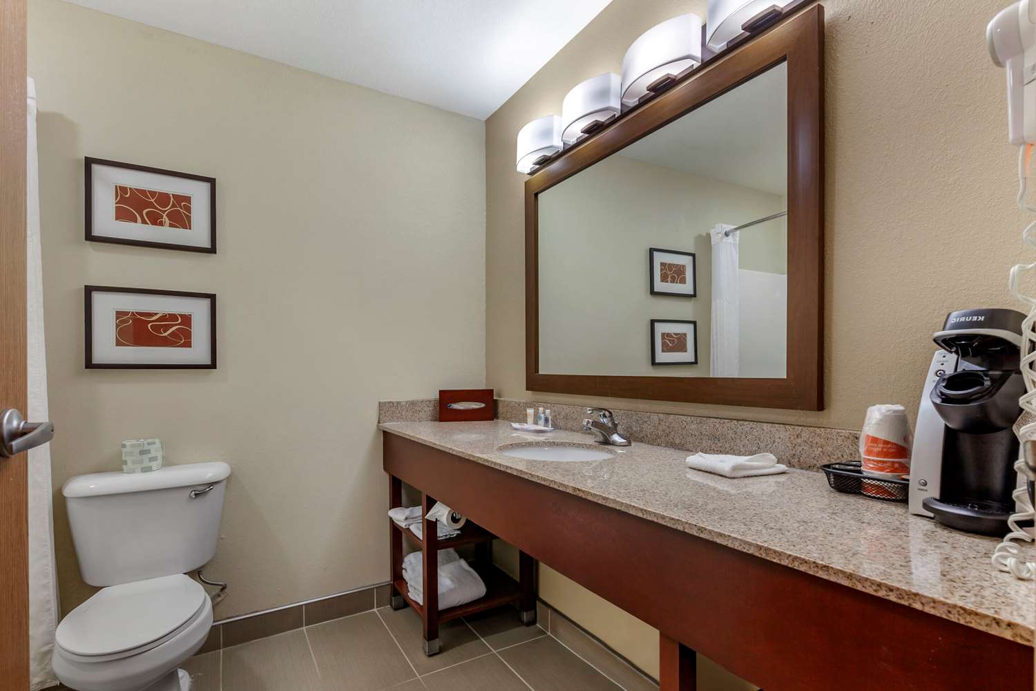 Comfort Suites Delavan, WI - See Discounts