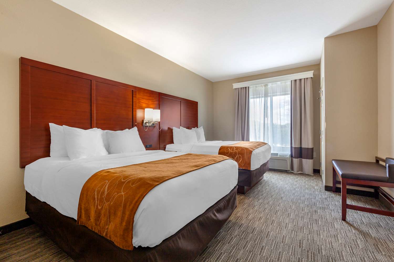 Comfort Suites Park Place Milwaukee, WI - See Discounts