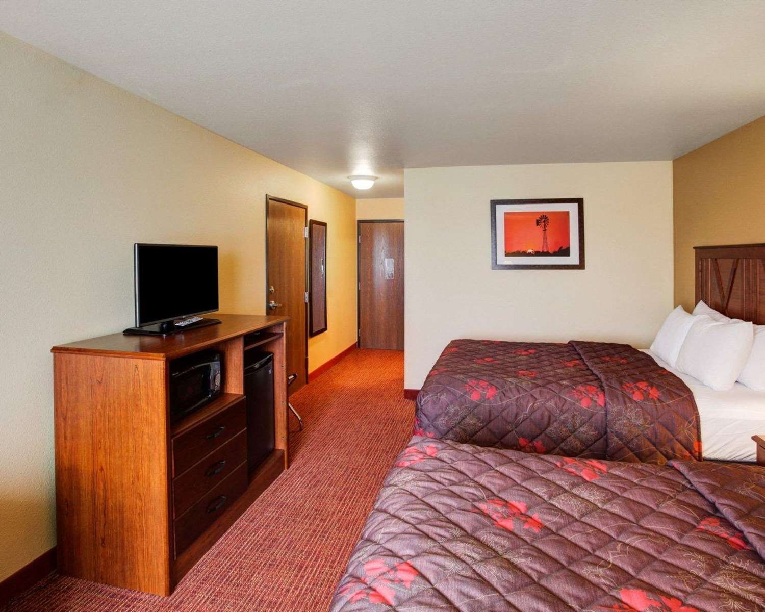 Rodeway Inn & Suites Phillipsburg, KS - See Discounts