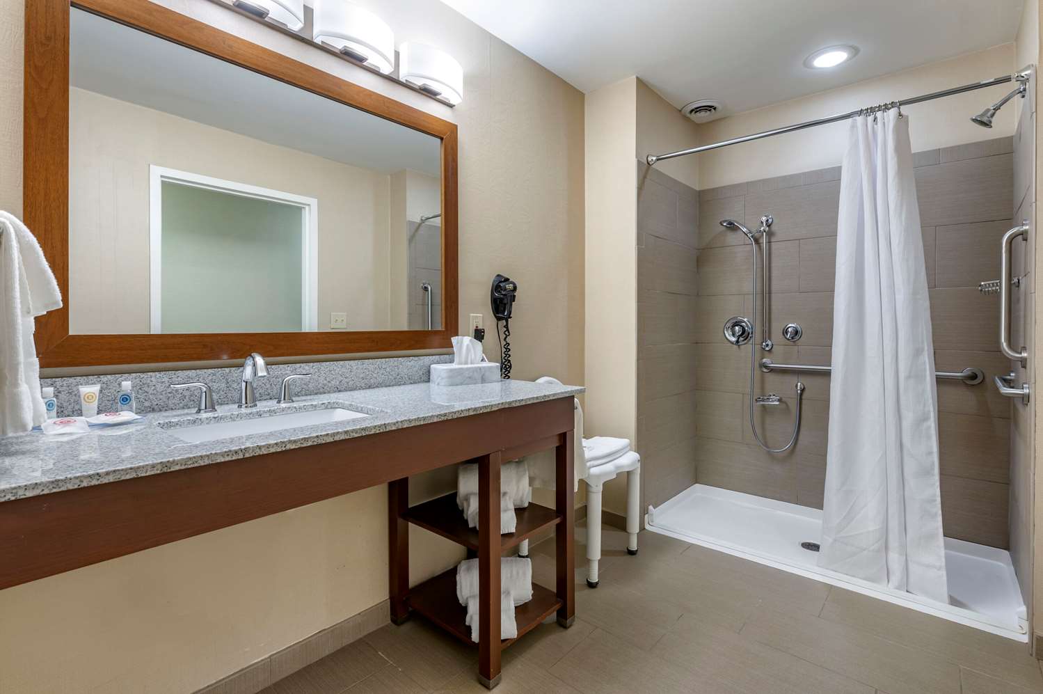 Comfort Inn & Suites Northern Kentucky Wilder - I-275, Exit 77, KY ...