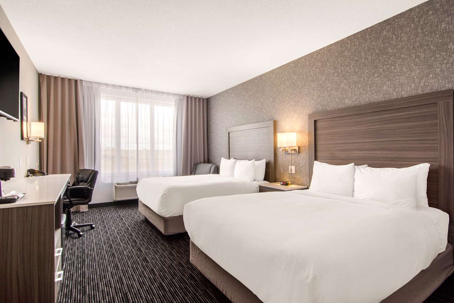 Comfort Inn & Suites North Battleford, SK - See Discounts