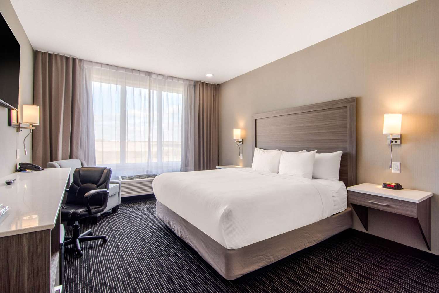 Comfort Inn & Suites North Battleford, SK - See Discounts