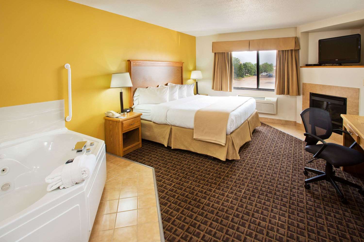 AmericInn Lodge & Suites Aberdeen, SD - See Discounts