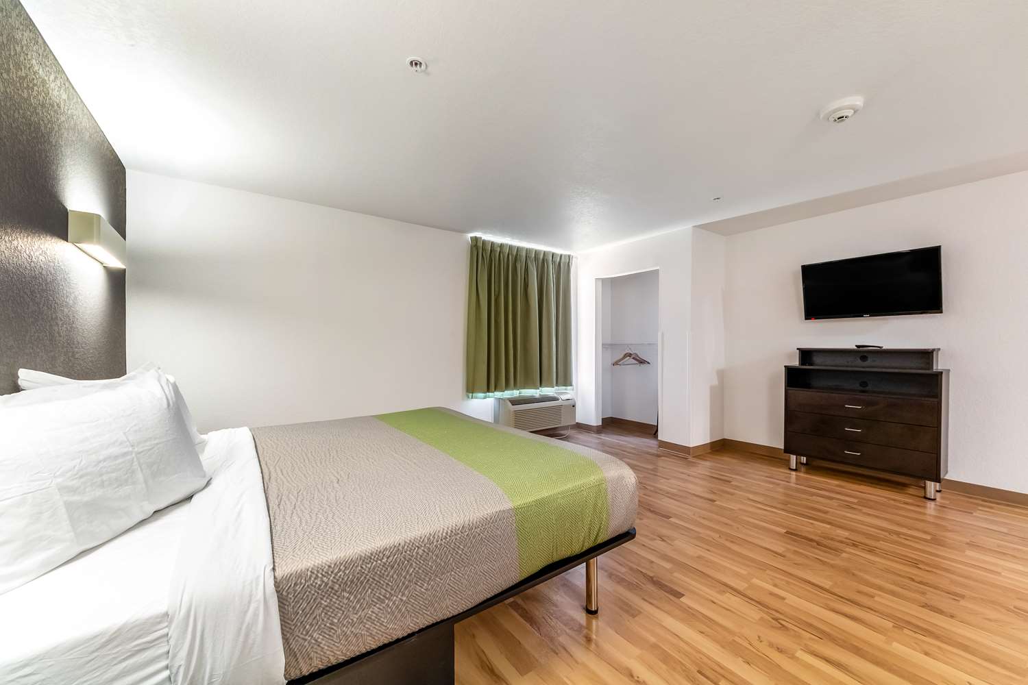 Studio 6 Extended Stay Hotel San Marcos, TX - See Discounts