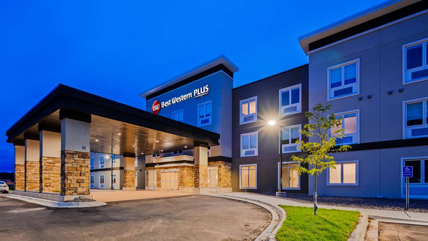 Best Western Plus Isanti Hotel, MN - See Discounts