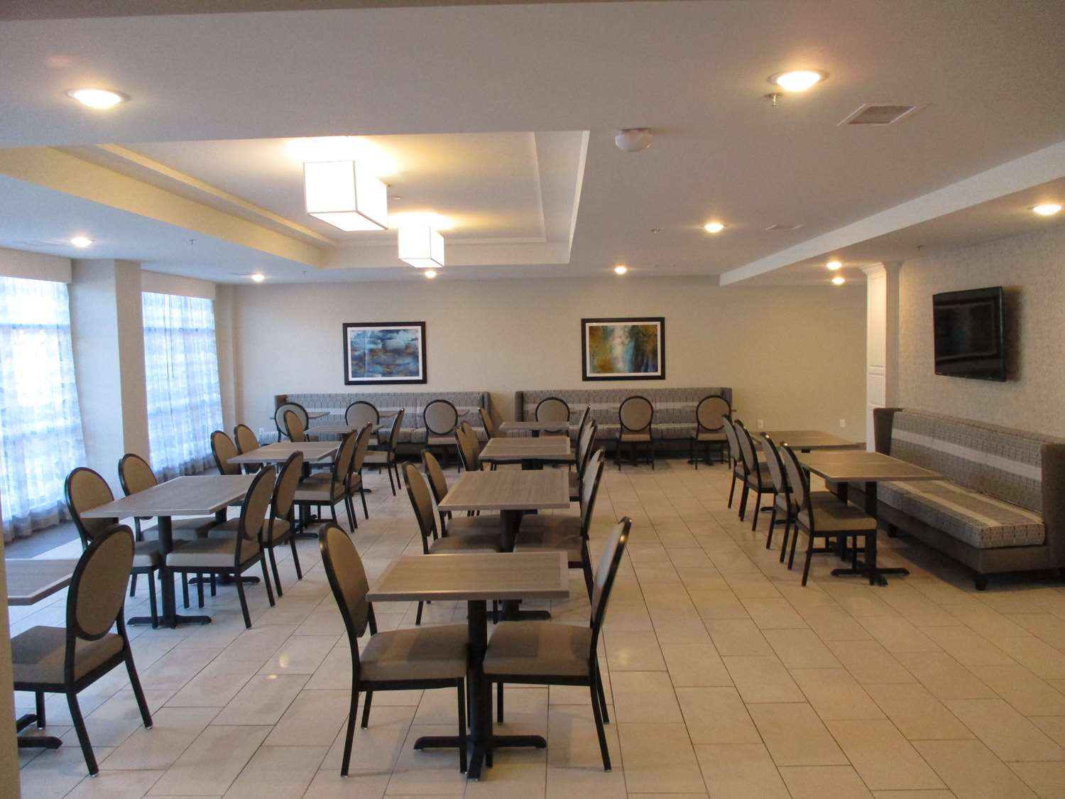 Best Western Plus St Peter Hotel, MN - See Discounts