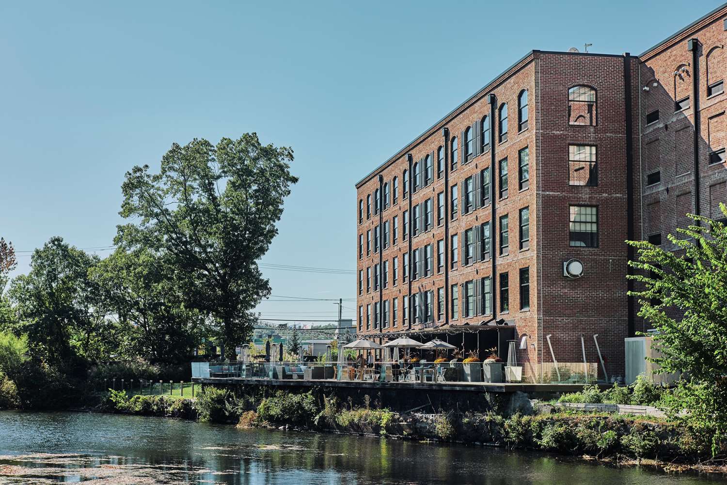 NYLO Hotel Warwick, RI - See Discounts