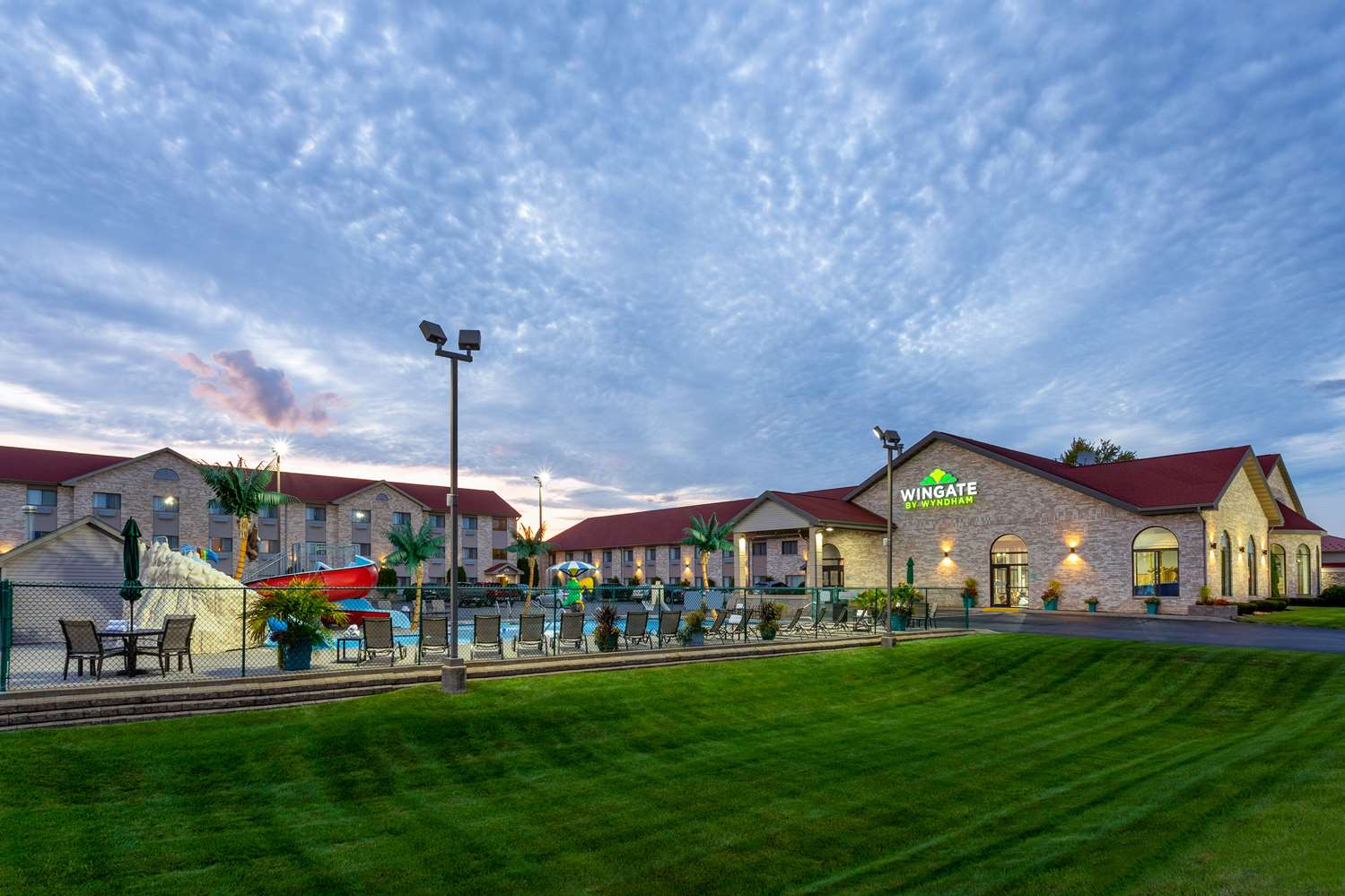 Wingate by Wyndham Hotel Wisconsin Dells, WI - See Discounts