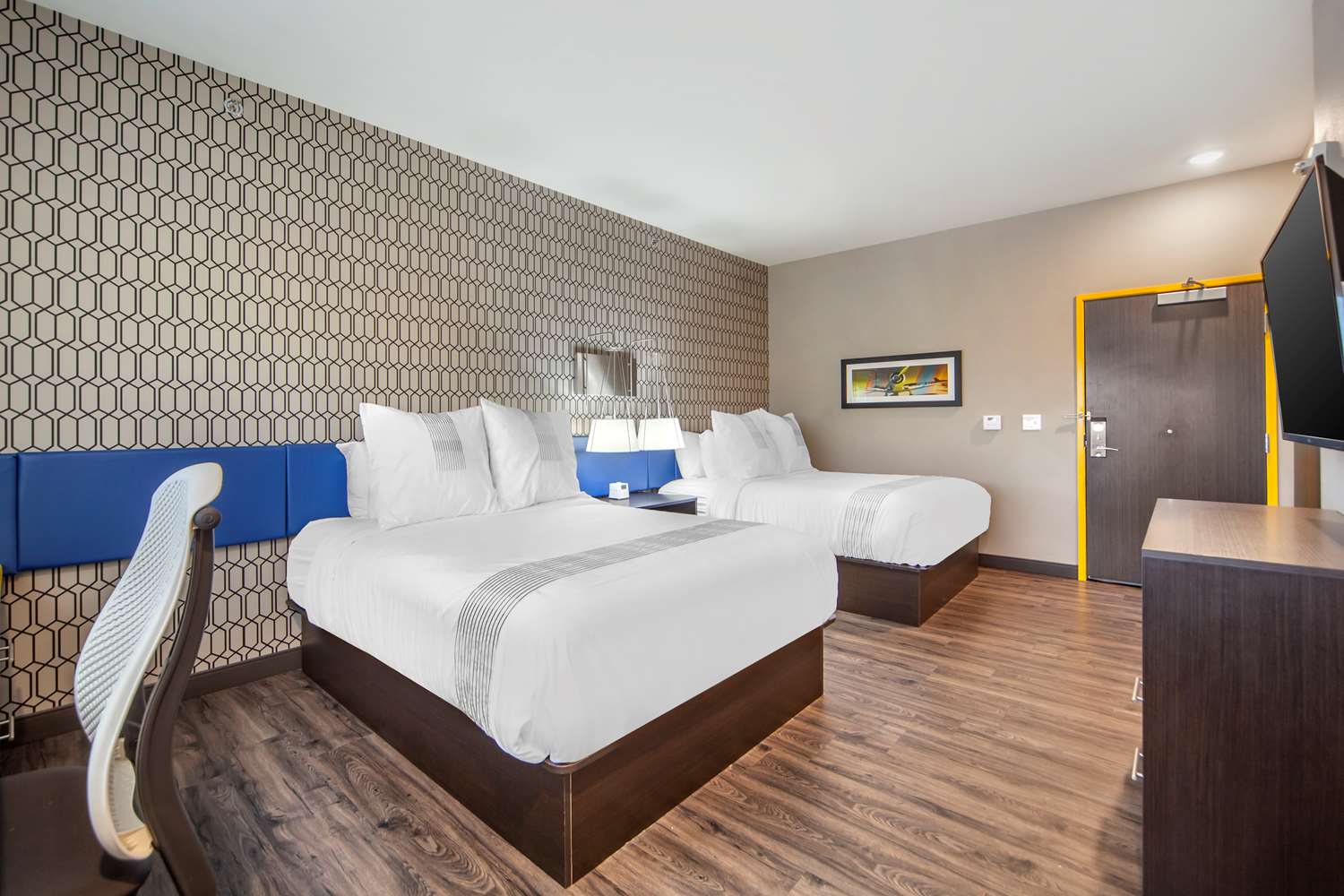 GLo Best Western Dawley Farms Hotel Sioux Falls, SD - See Discounts