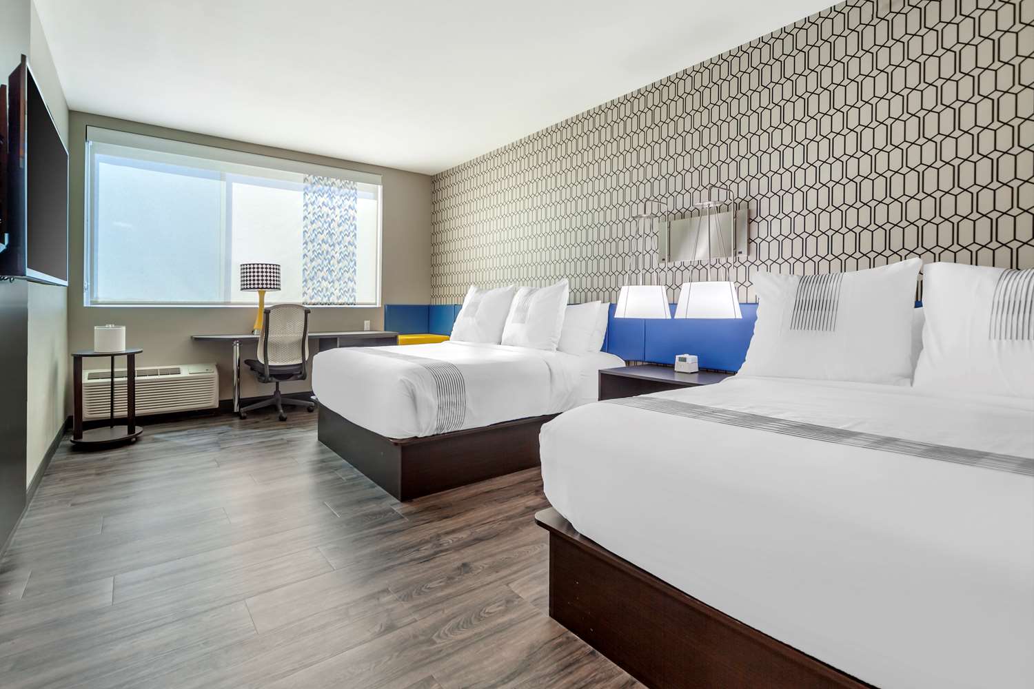 GLo Best Western Dawley Farms Hotel Sioux Falls, SD - See Discounts