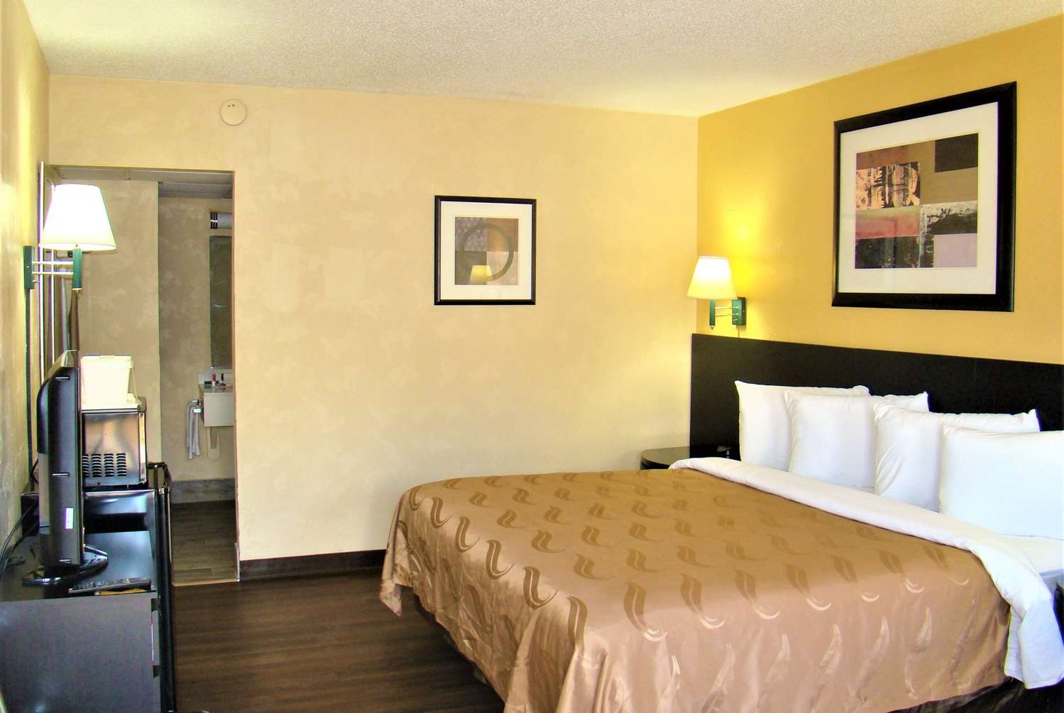 Baymont Inn & Suites Front Royal, VA - See Discounts