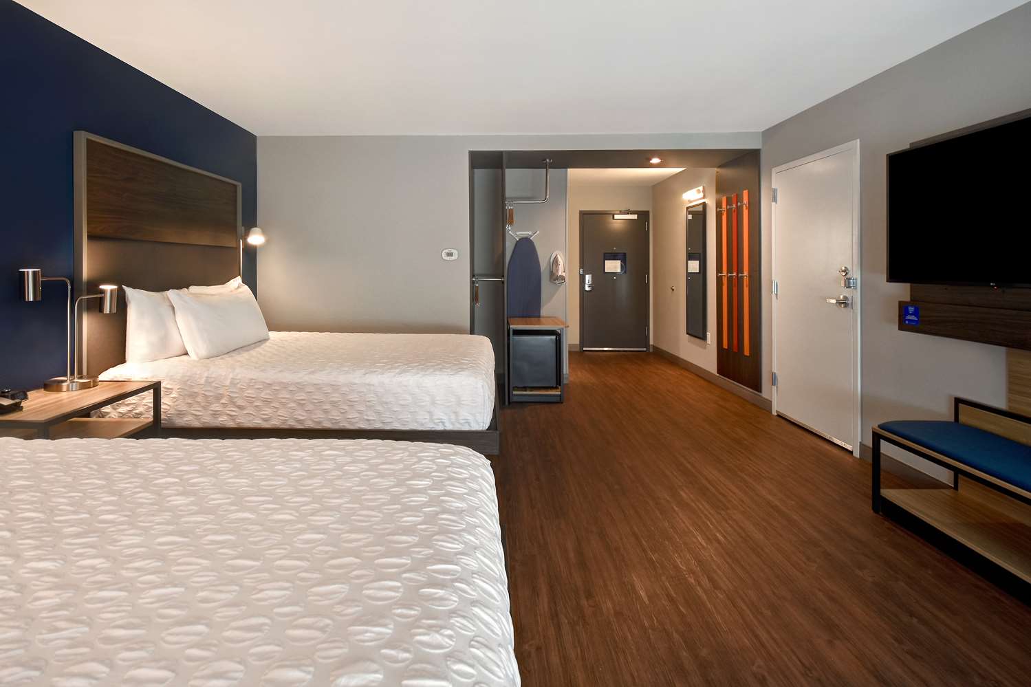 Tru by Hilton Hotel Concord, NH - See Discounts