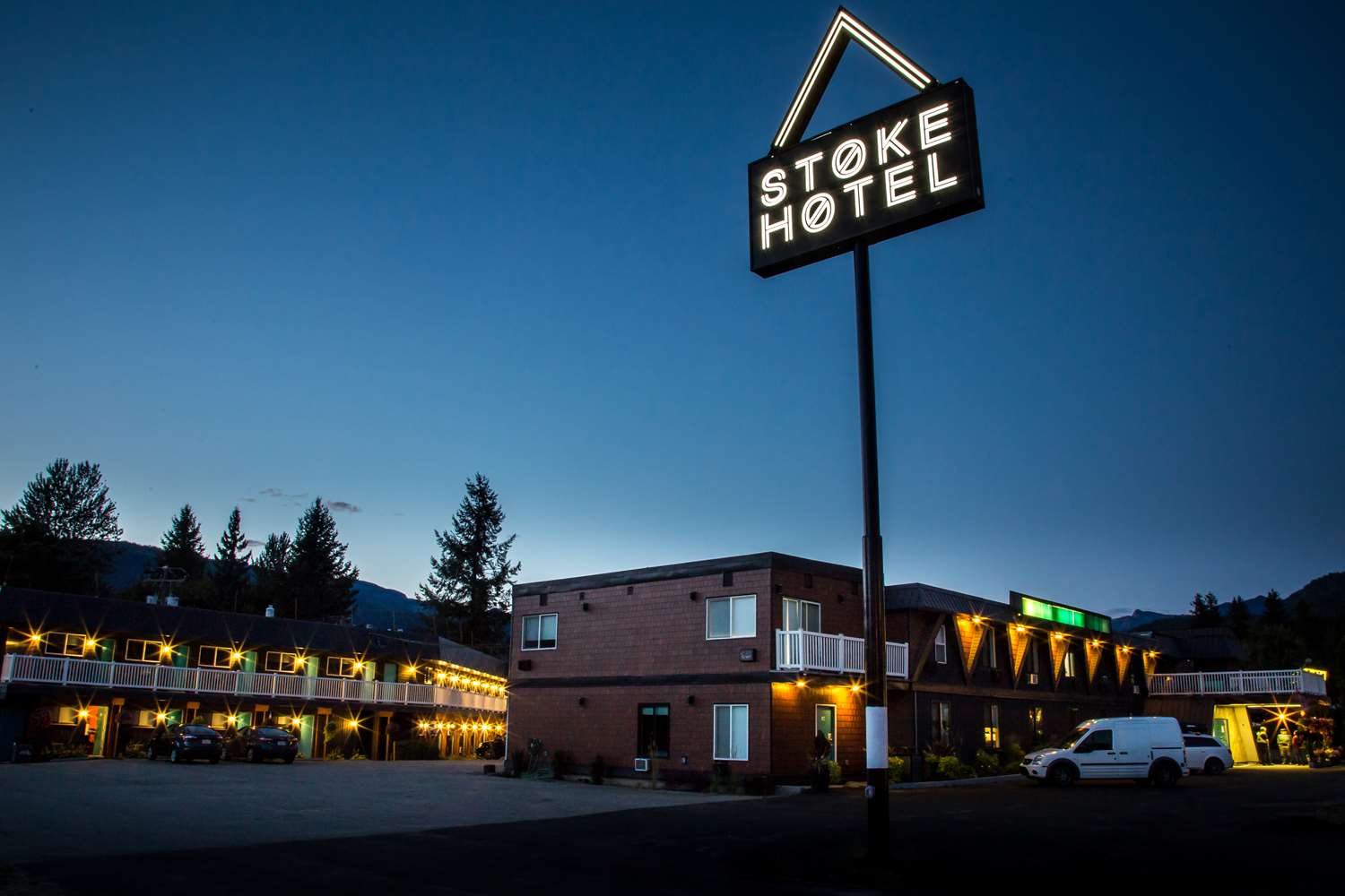 Stoke Hotel Revelstoke, BC - See Discounts