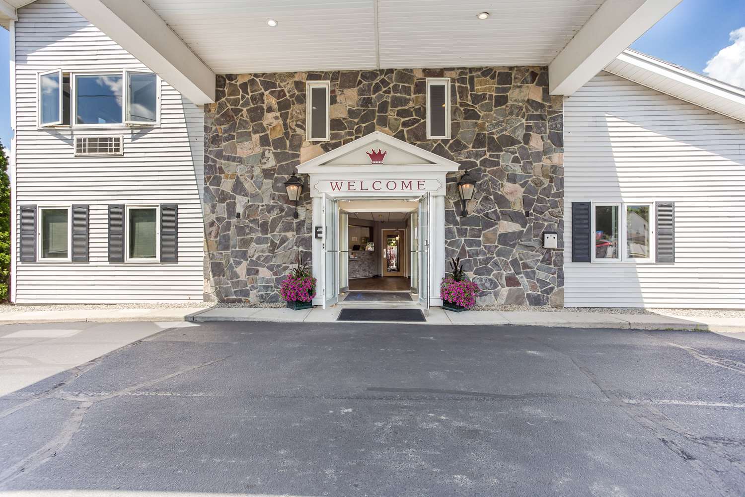 Rodeway Inn Gorham, NH - See Discounts