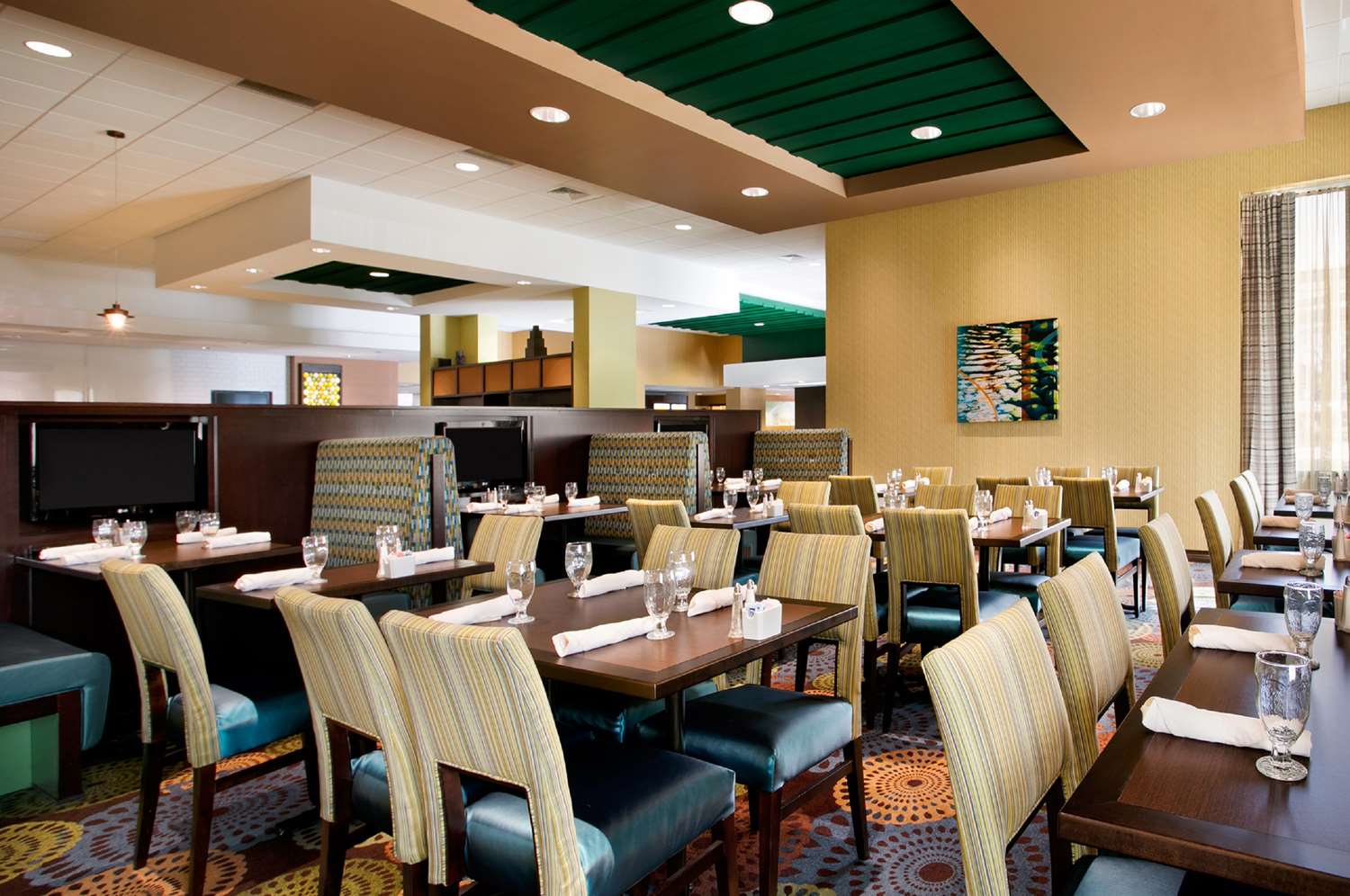 Aviator Hotel & Suites St Louis - I-55, Exit 197, MO - See Discounts