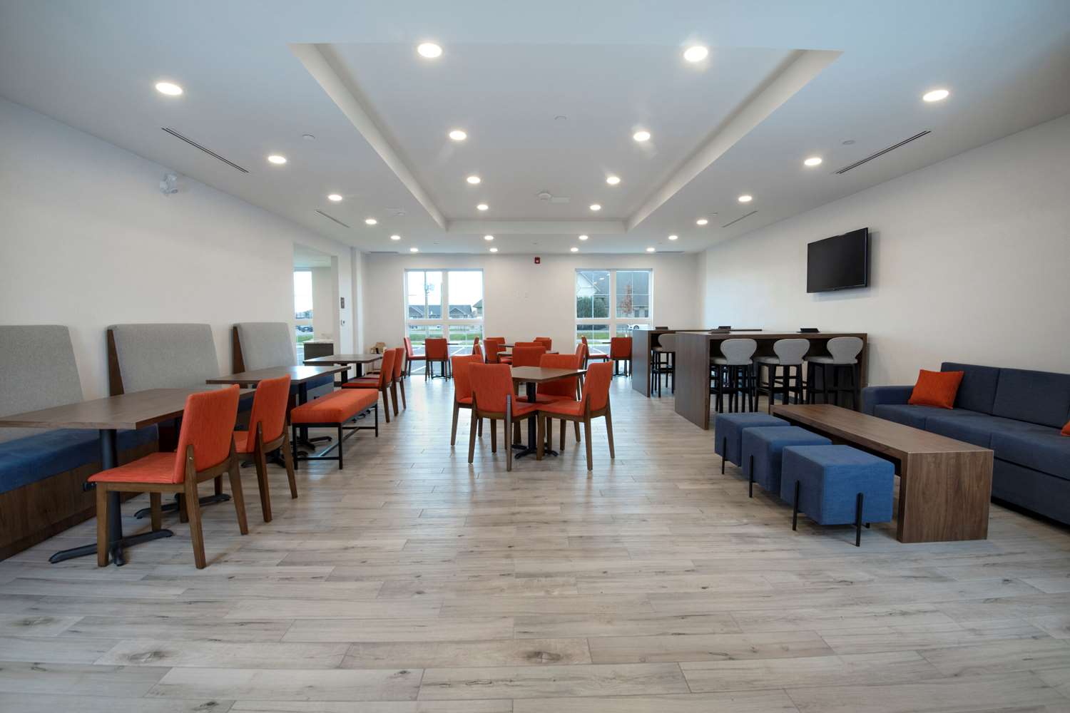 Comfort Inn & Suites Carleton Place, ON - See Discounts