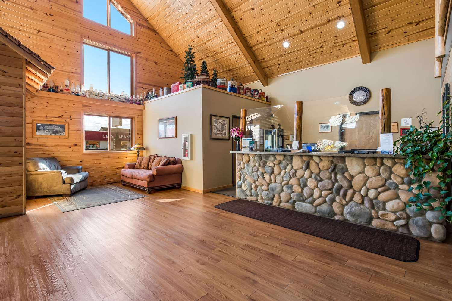 Econo Lodge Rice Lake, WI - See Discounts