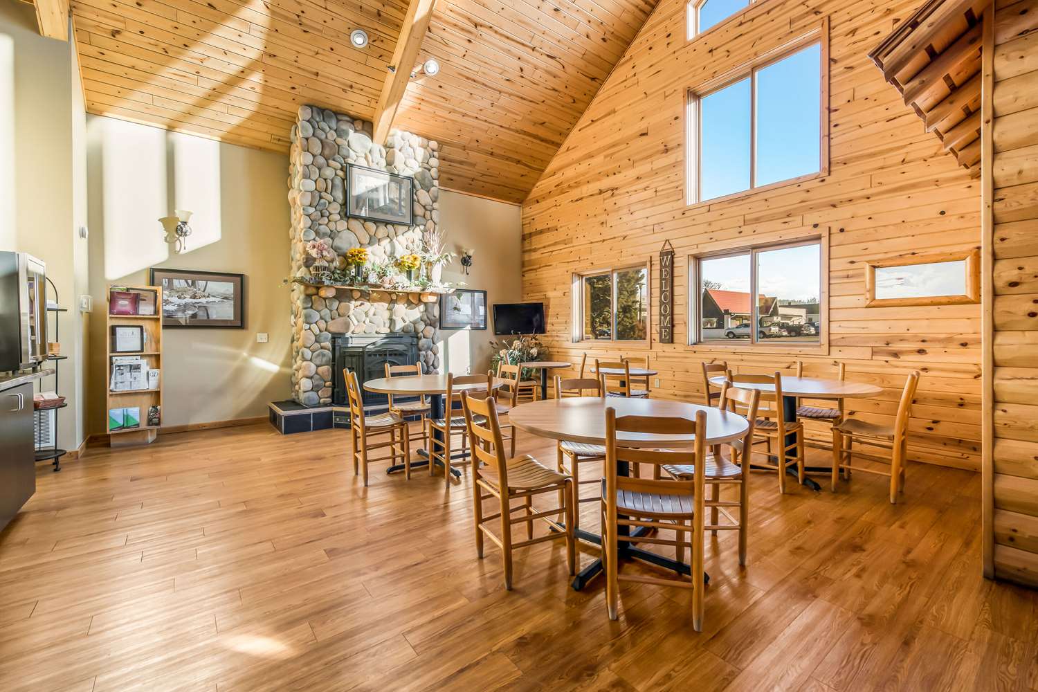 Econo Lodge Rice Lake, WI - See Discounts