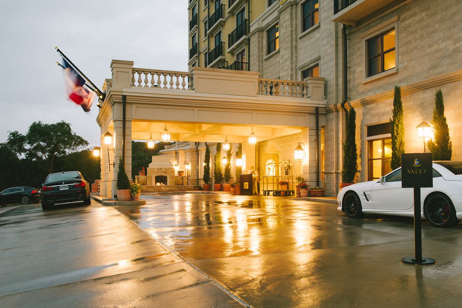 Hotel Viata Austin, TX - See Discounts
