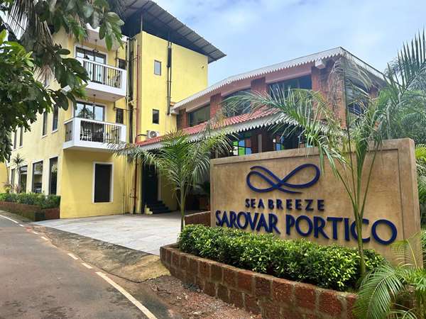 HOTEL SEA BREEZE SAROVAR PORTICO VARCA GOA