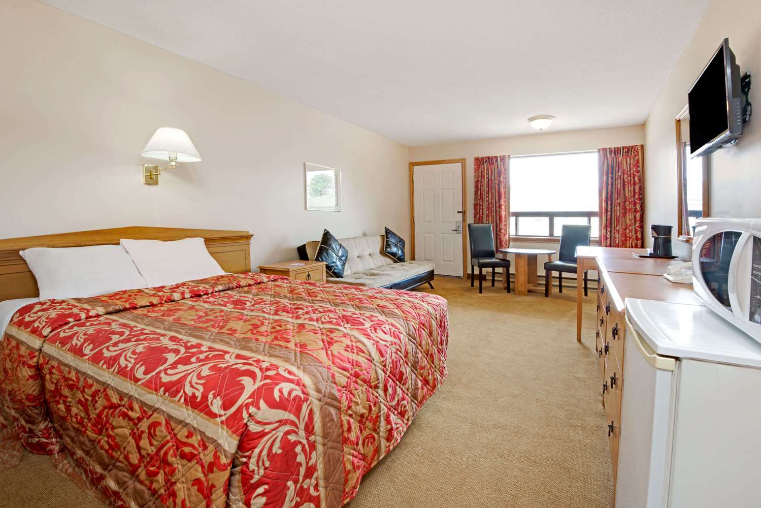 Knights Inn Midland, ON - See Discounts