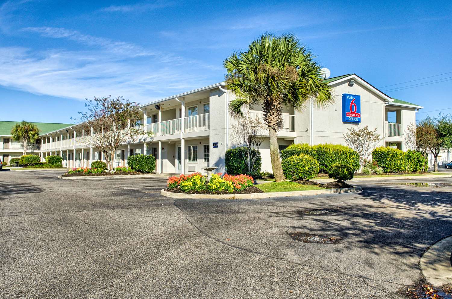 Studio 6 Extended Stay Hotel Ocean Springs, MS - See Discounts