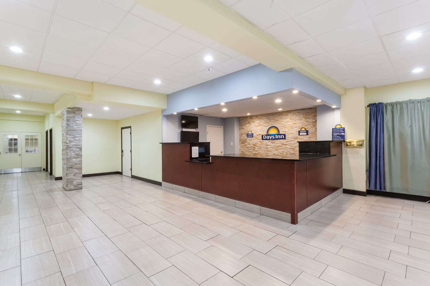 Days Inn Hotel Chester, PA - See Discounts