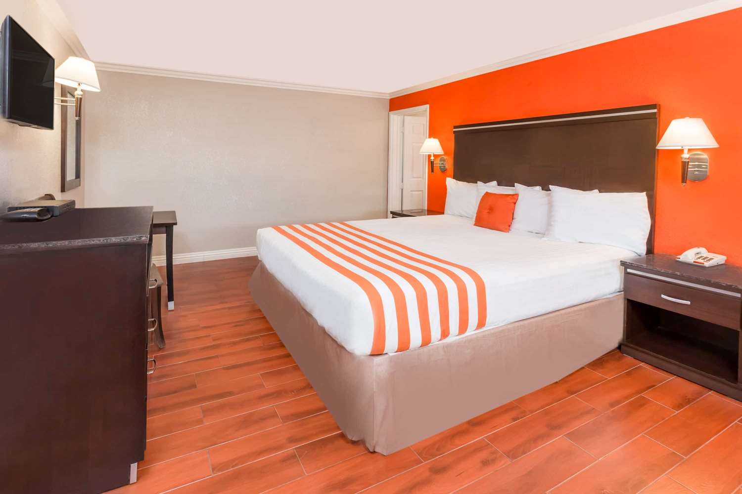 Howard Johnson Inn & Suites Orange, CA - See Discounts