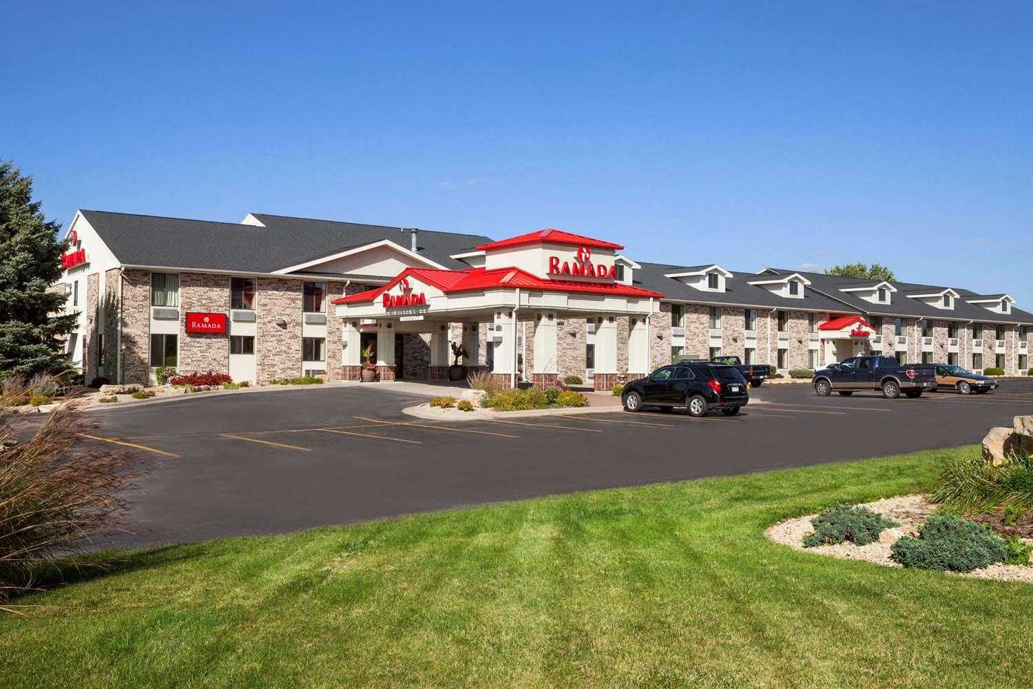Ramada Inn Wisconsin Dells, WI - See Discounts