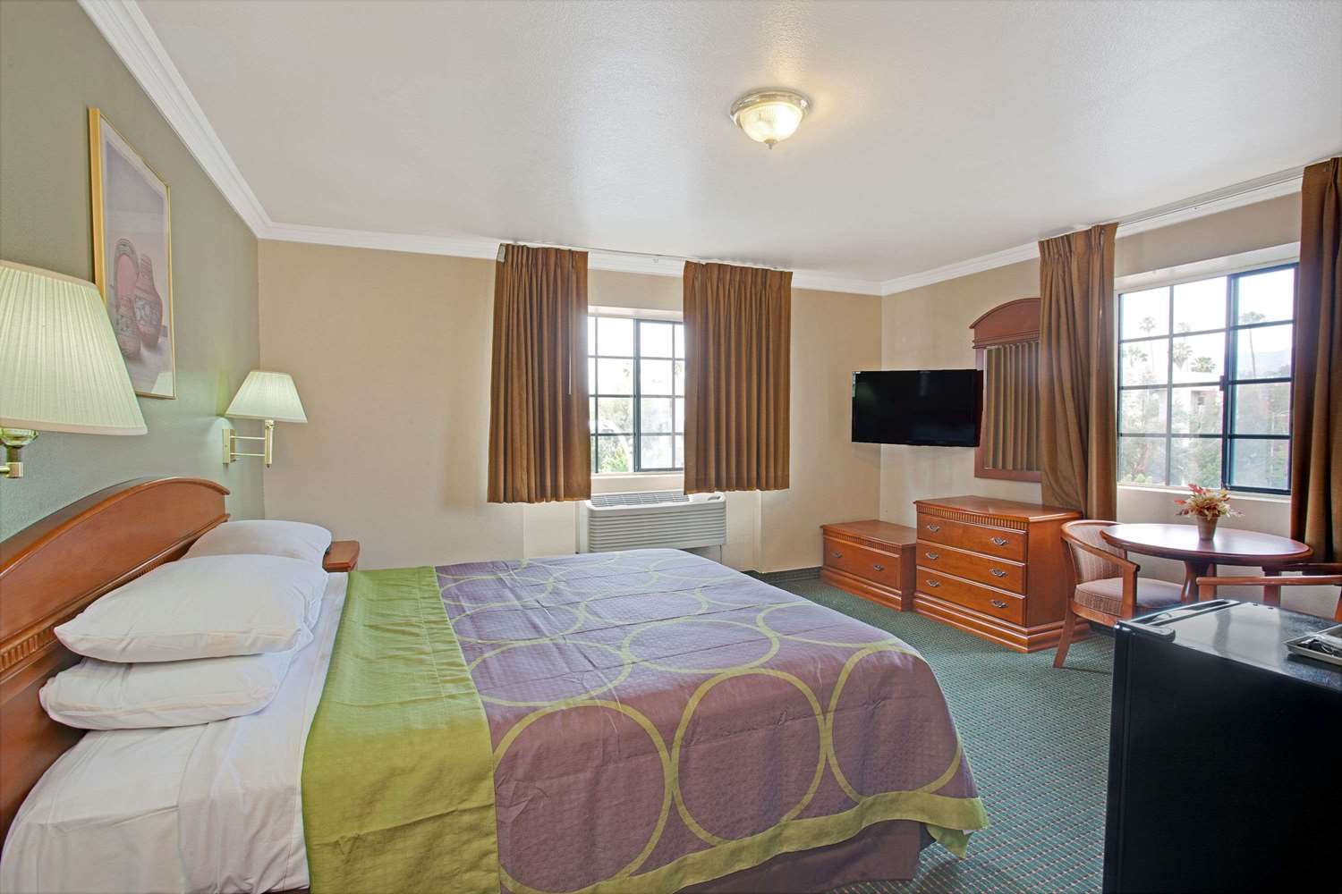 Super 8 Hotel Hollywood, CA - See Discounts