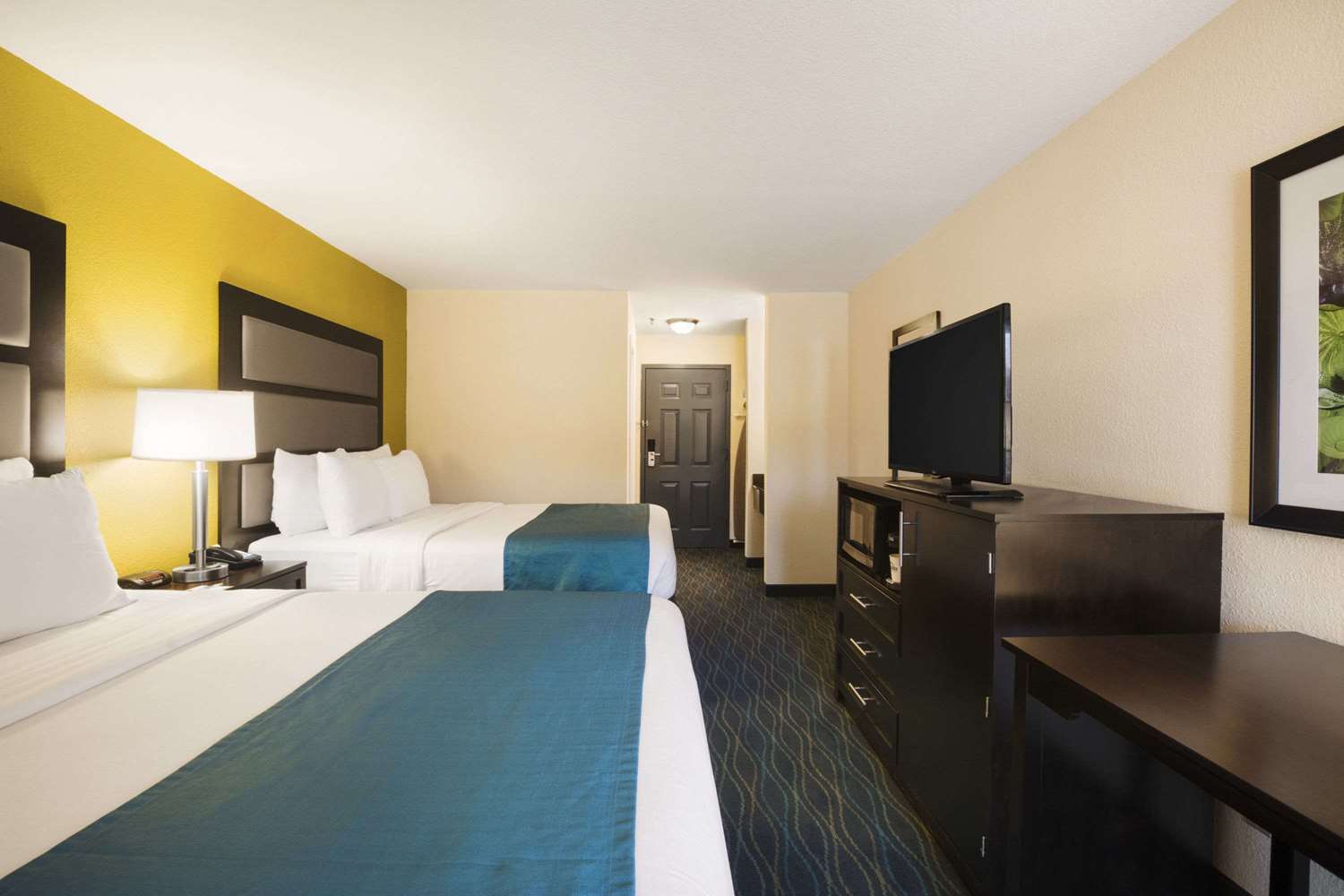 Days Inn & Suites Commerce, GA - See Discounts
