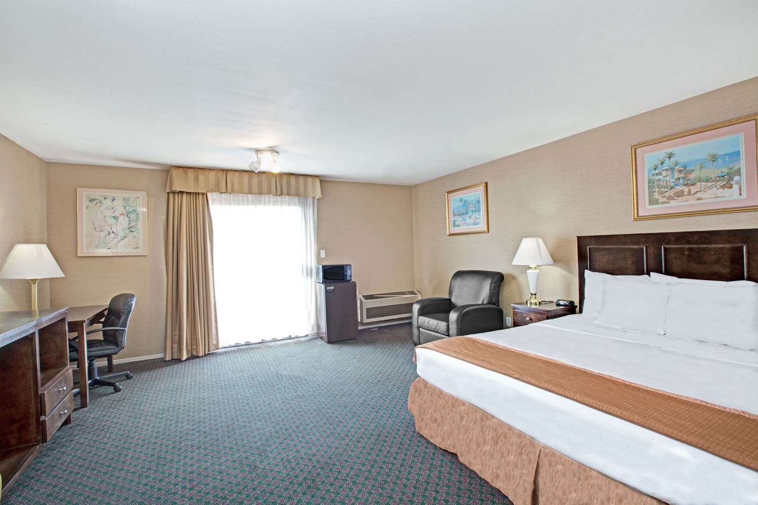 Howard Johnson Inn Torrance, CA - See Discounts