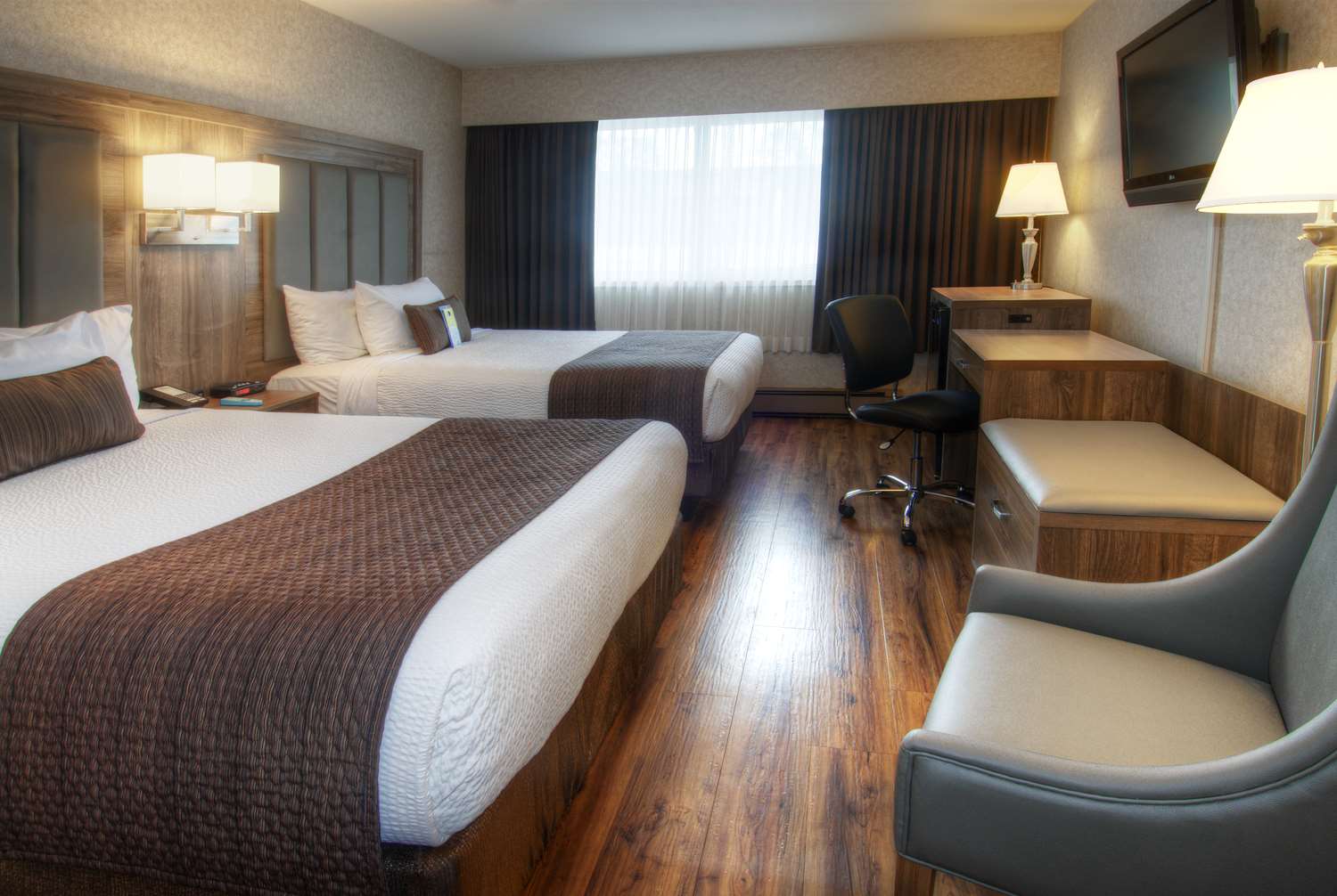 Days Inn Victoria on the Harbour, BC - See Discounts