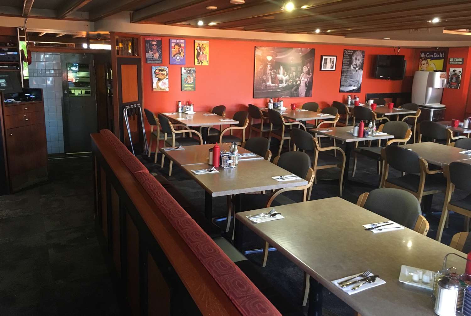 Days Inn Victoria on the Harbour, BC - See Discounts