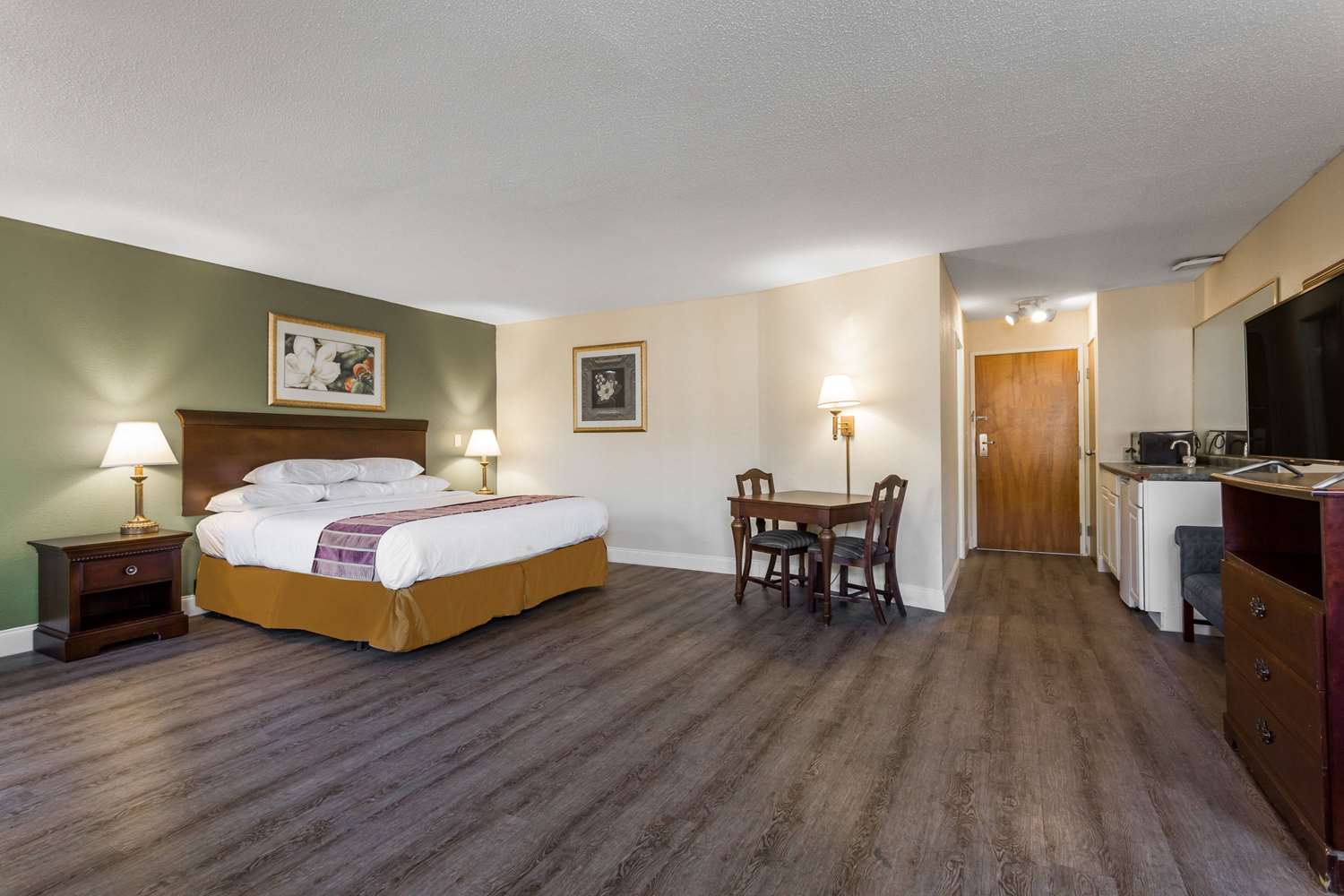 Days Inn Golden East Rocky Mount, NC - See Discounts