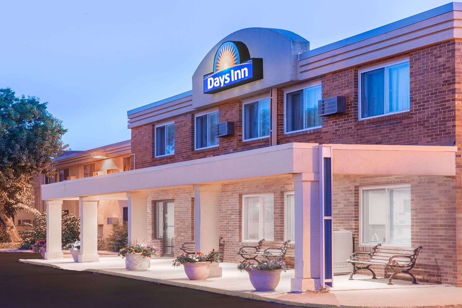 Days Inn Sioux Falls, SD - See Discounts