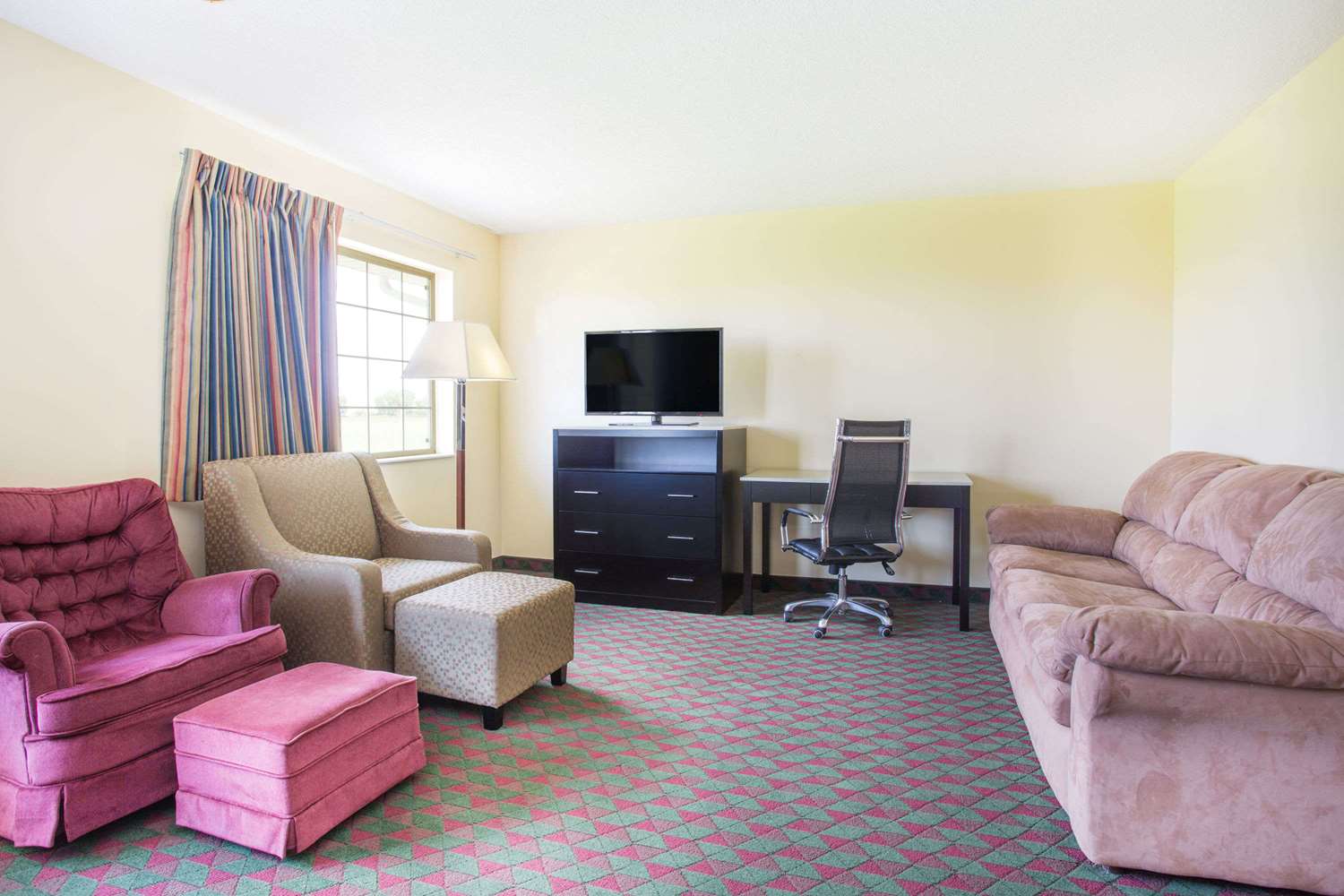 Days Inn Lexington, NE - See Discounts