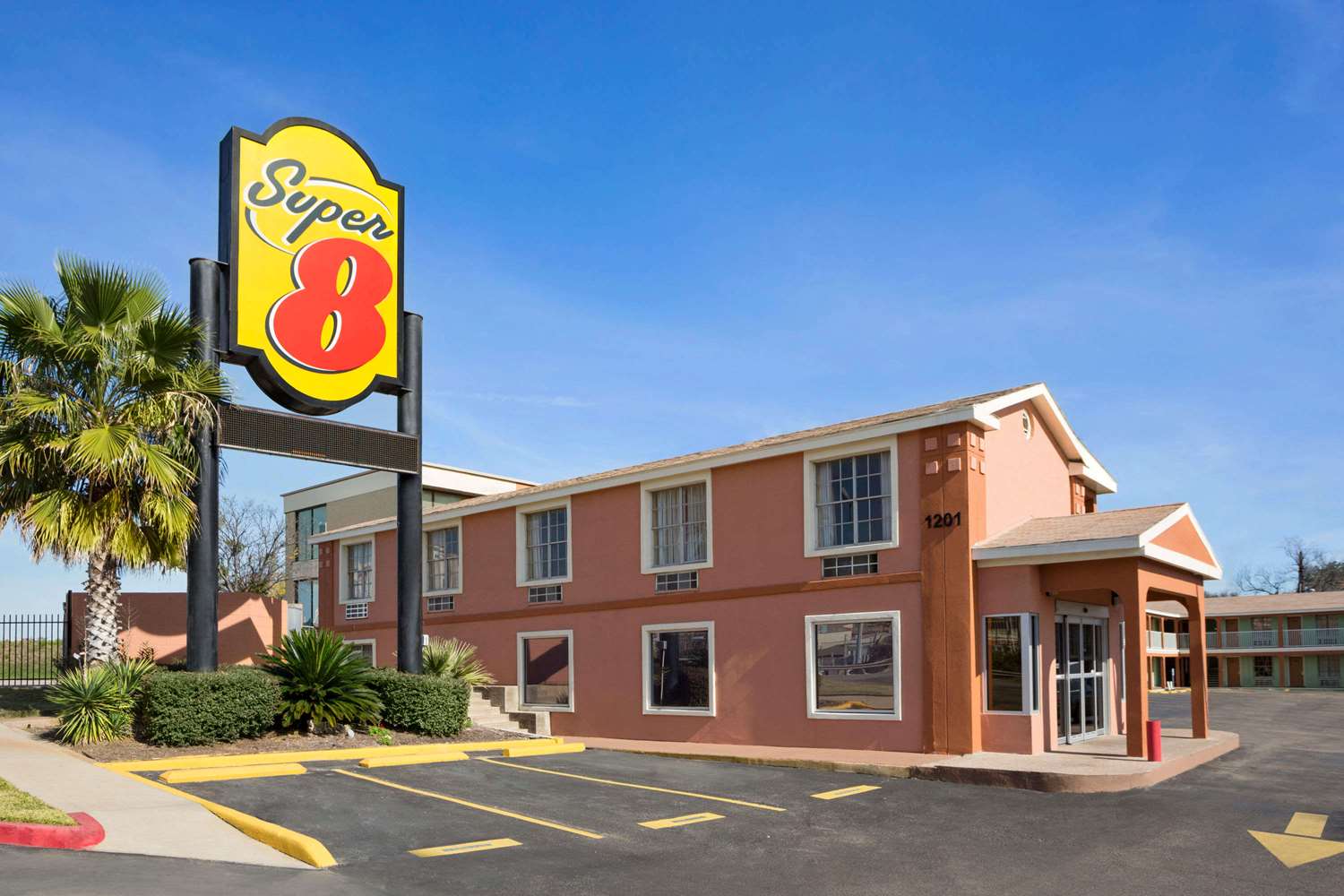 Super 8 Motel Downtown Capital Area Austin, TX - See Discounts