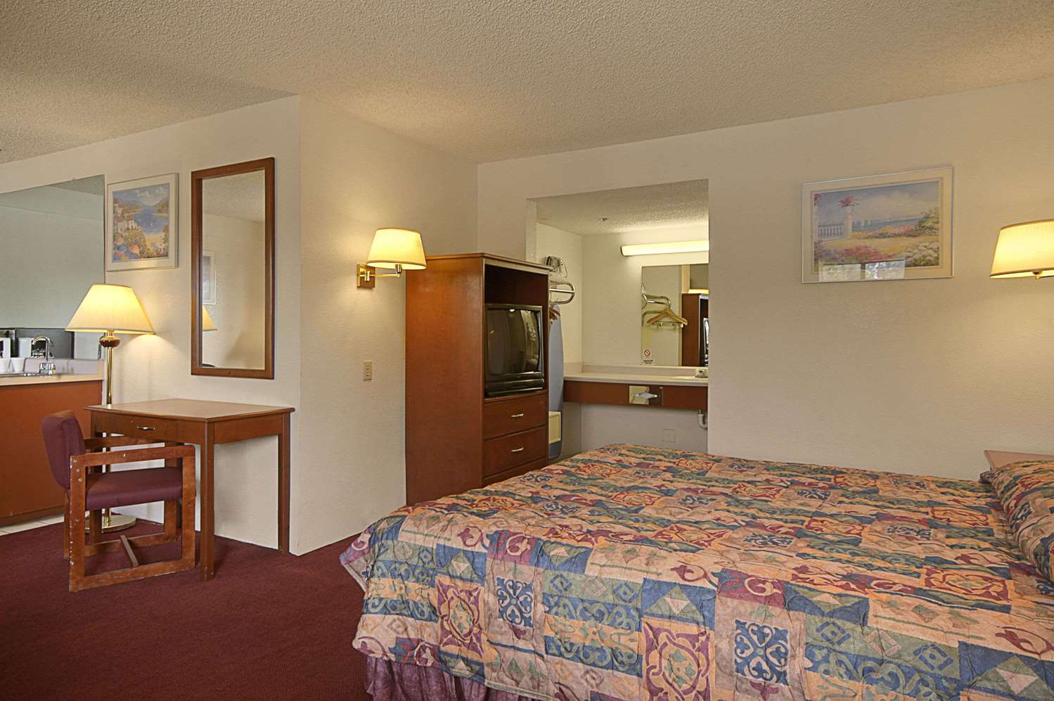 Days Inn Southeast Fresno, CA - See Discounts