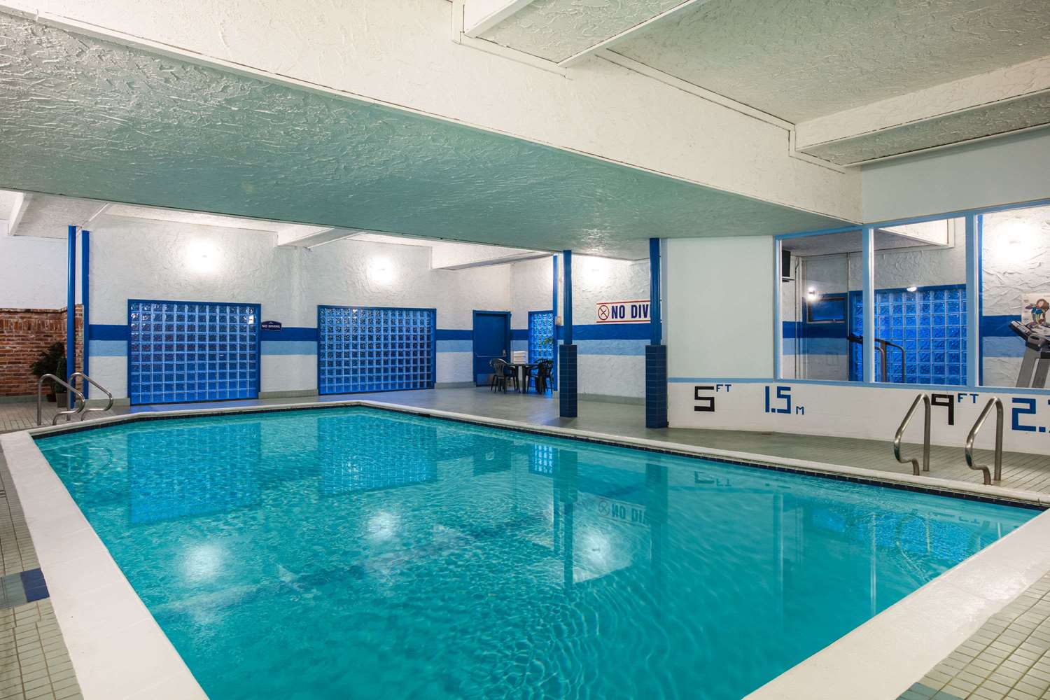 Howard Johnson Hotel Victoria, BC - See Discounts